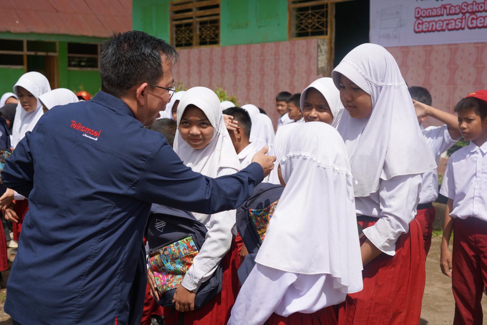 Telkomsel Libatkan 66 Ribu Pelanggan Pada Program Sambungan Senyuman ...